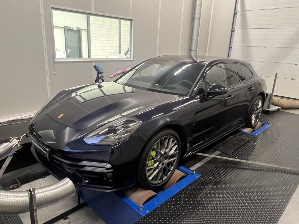 Stage 1 gereed voor de Porsche Panamera Sport Turismo 4.0T V8 S E-Hybrid | Dyno-ChiptuningFiles.com
